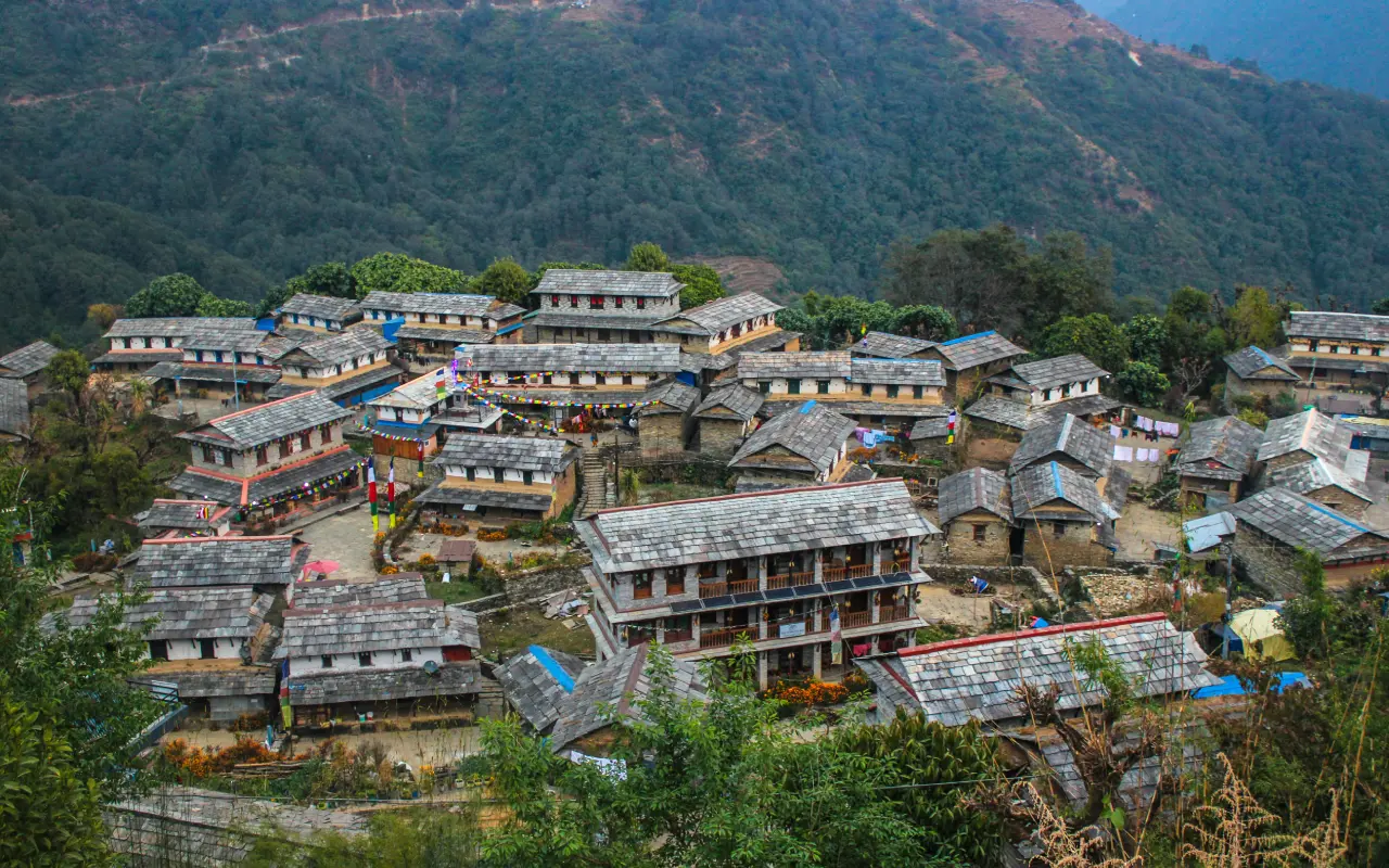 Mesafeya Pokhara heta Ghandruk bi rêya rê - Rêbernameyeke temam
